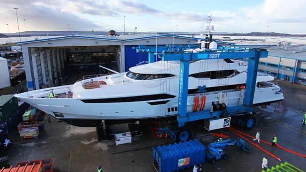 New Sunseeker 155 flagship superyacht splashes in water for first time